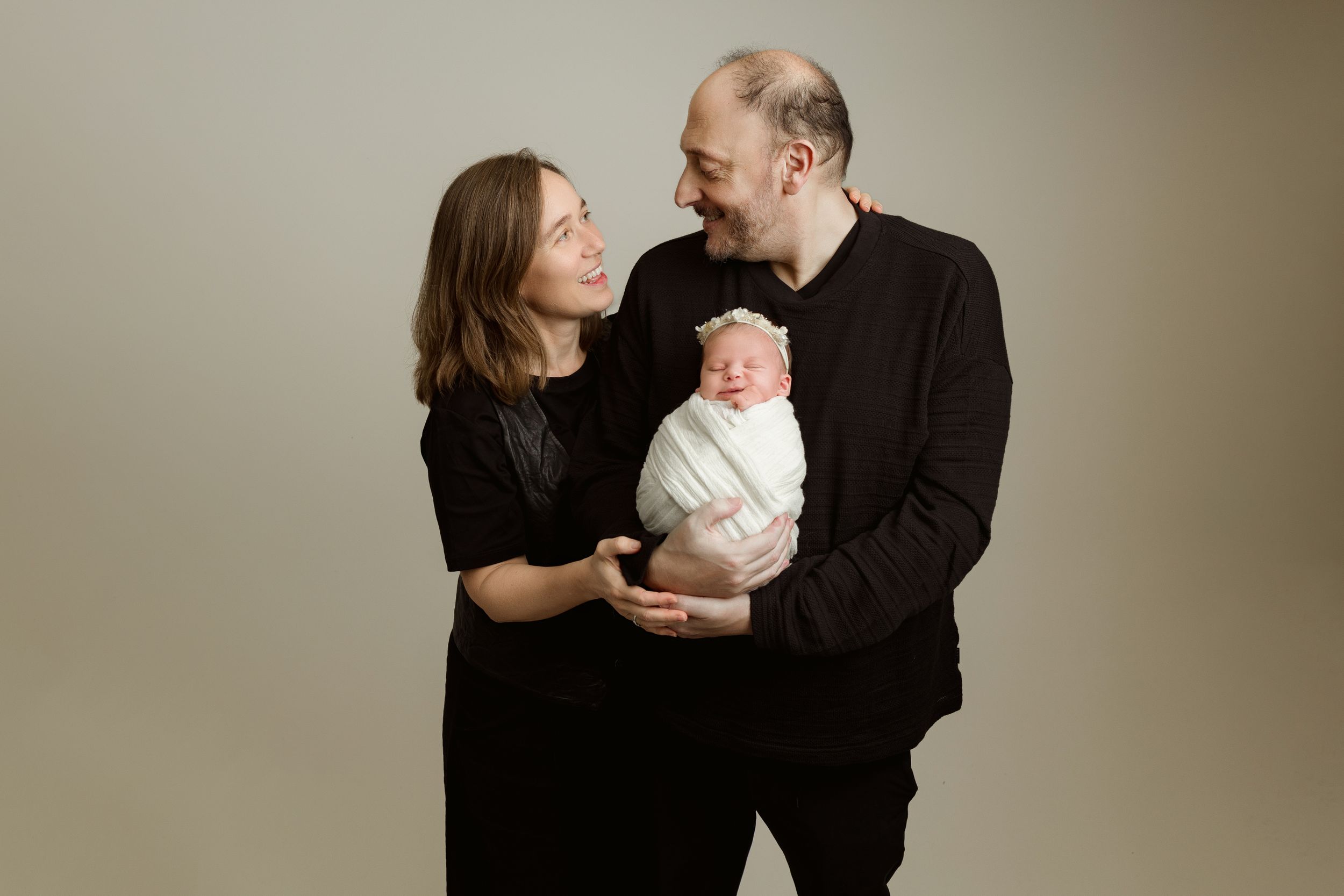 A Serene Newborn Shoot with Muna