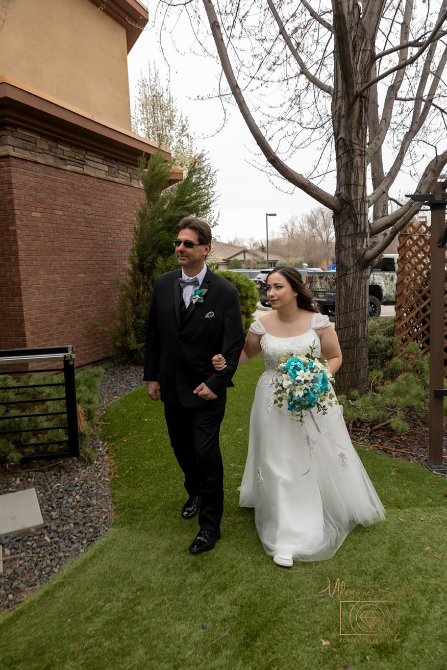 10 Must-Have Wedding Photos: Capturing Memories That Last a Lifetime ...