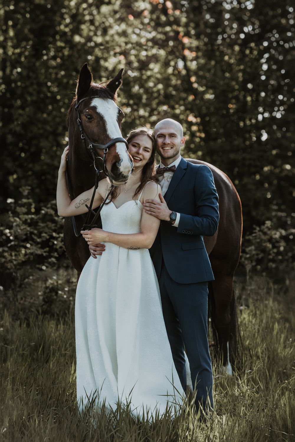 Why Wedding Pictures with Your Horse Are a Must - Anna Archinger ...