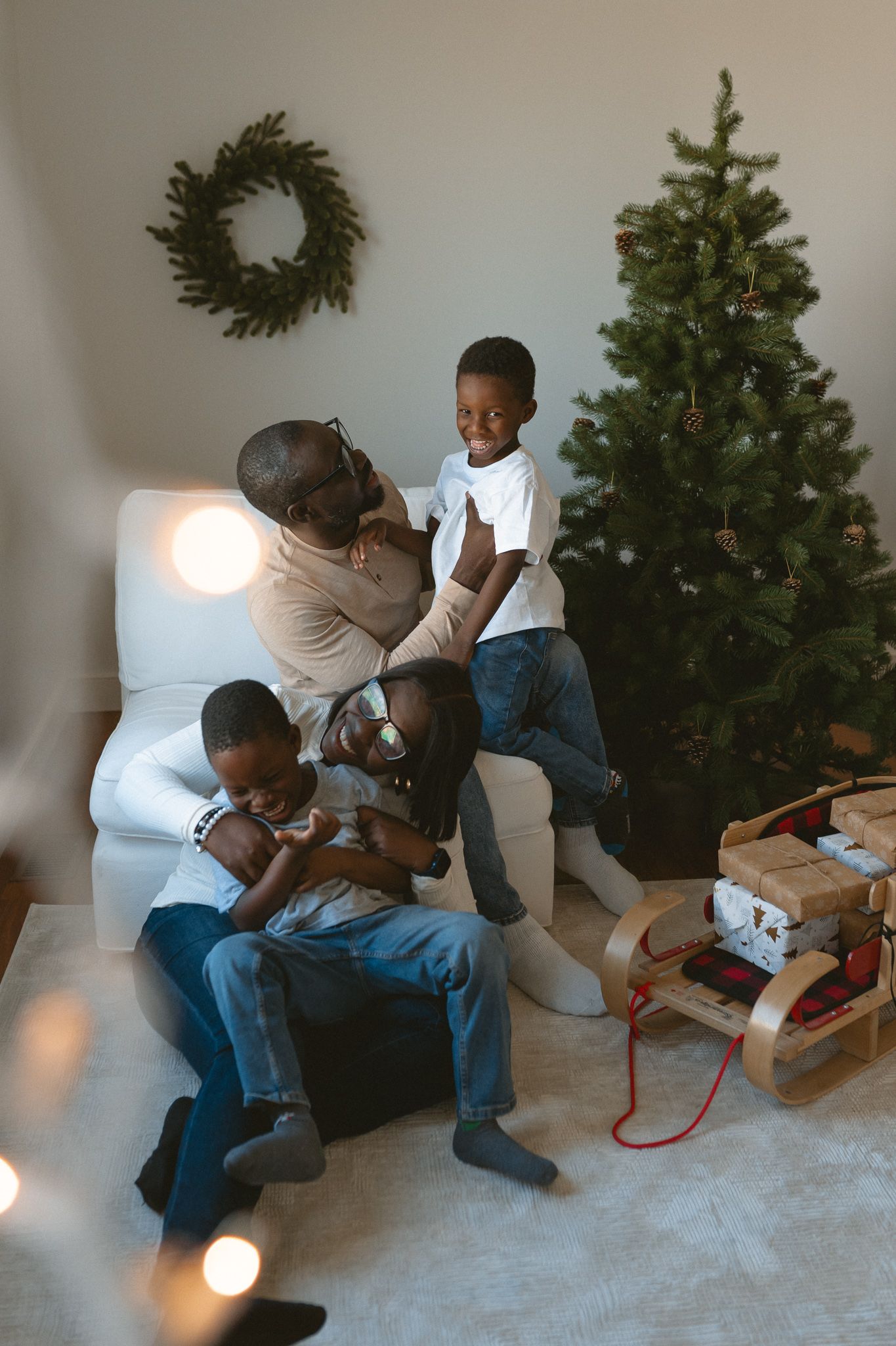 Why You Should Choose a Christmas Family Session at Home | Kingston ...