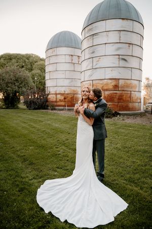 Rustic Fall Wedding at Shadow Lake Ranch in Prosser, WA - Sydney ...
