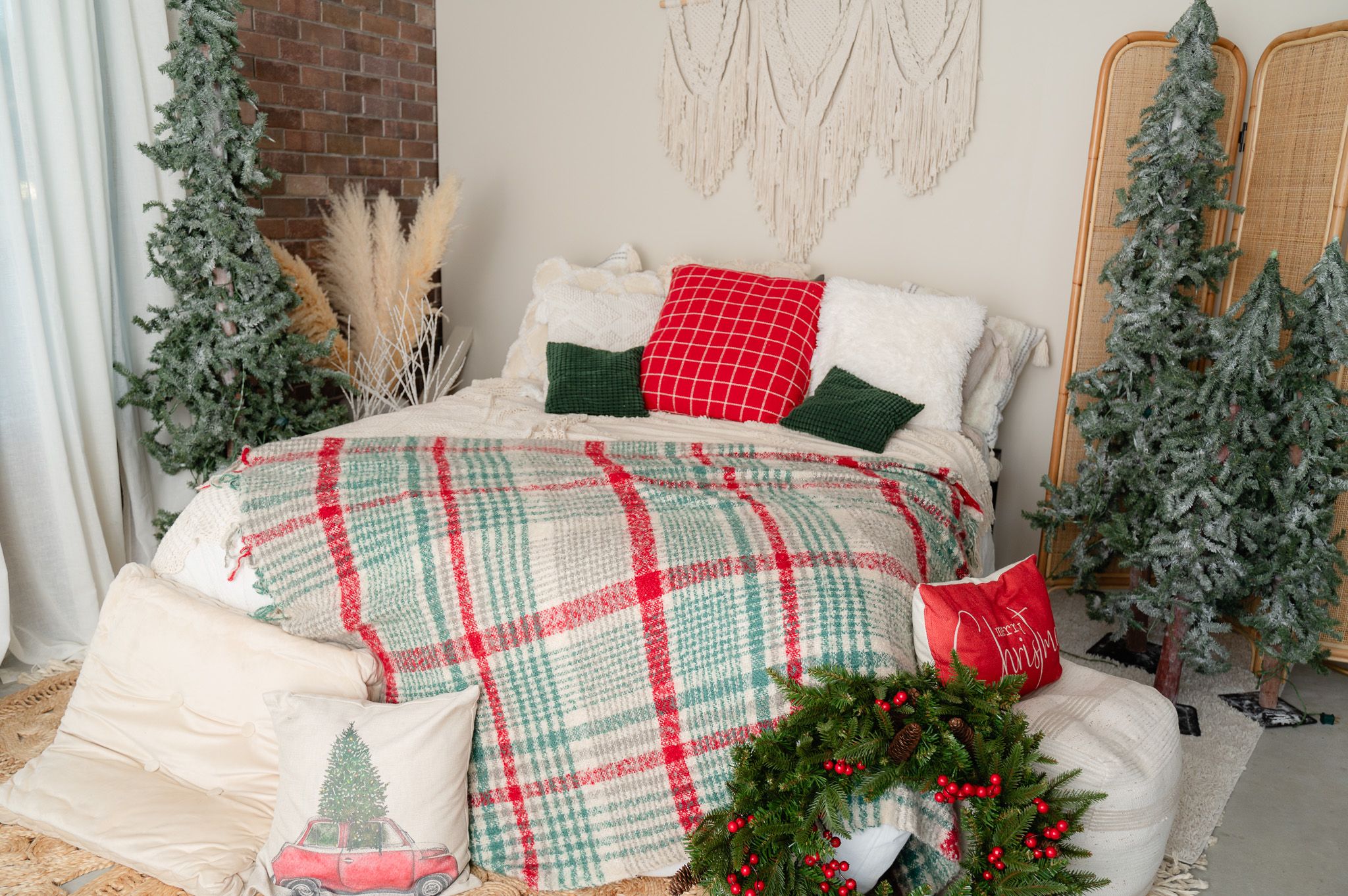 Christmas 2024 Mini Sessions - Laura Pulliam Photography