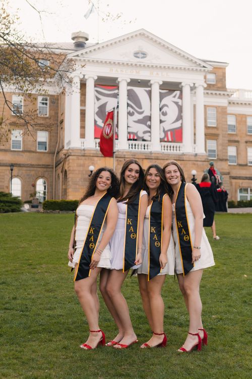 UW Class of 2025 Graduates - Little Dragan Photography