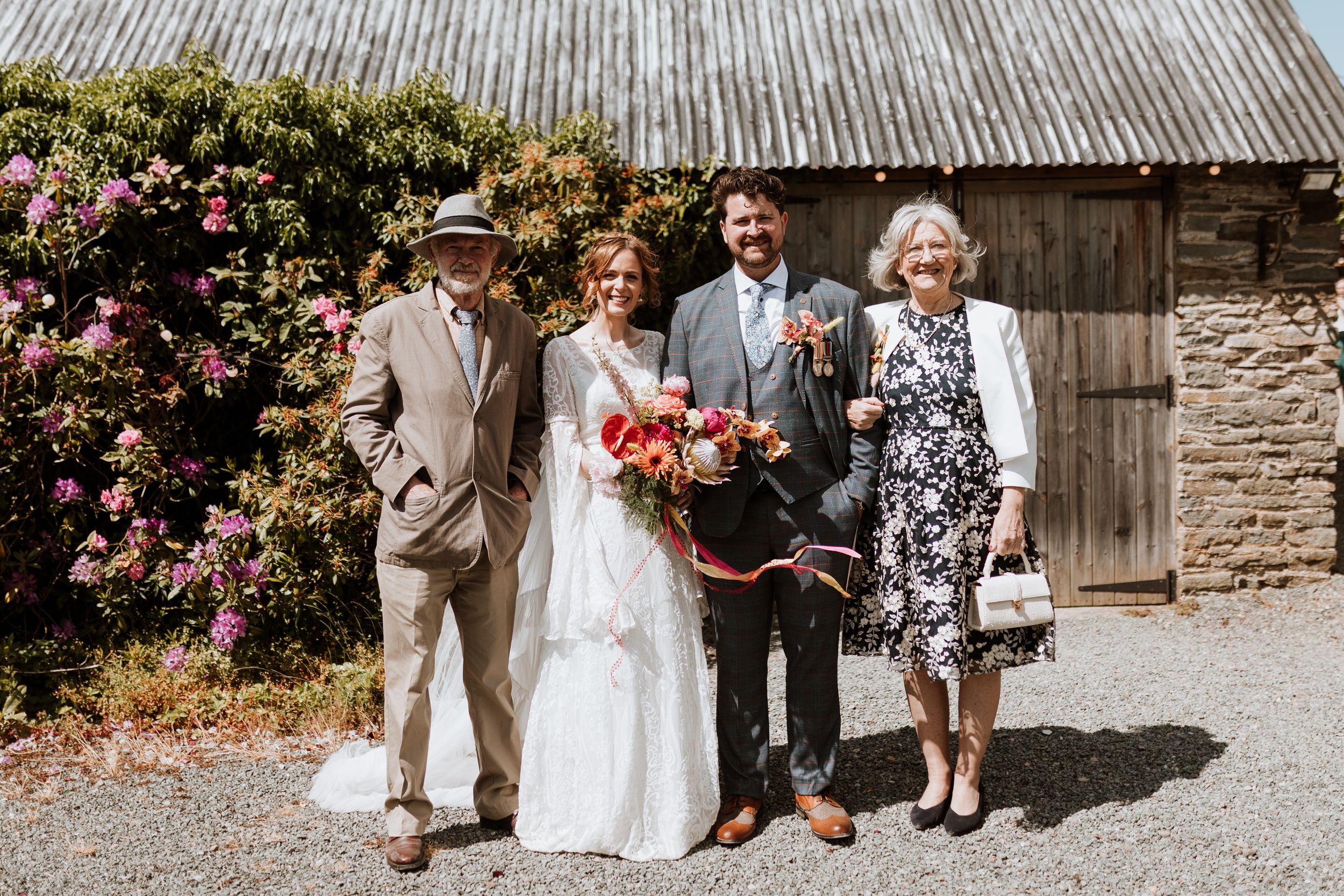 Top Tips for Your Wedding Group Shots List - Pix by Vix Candid Fun ...