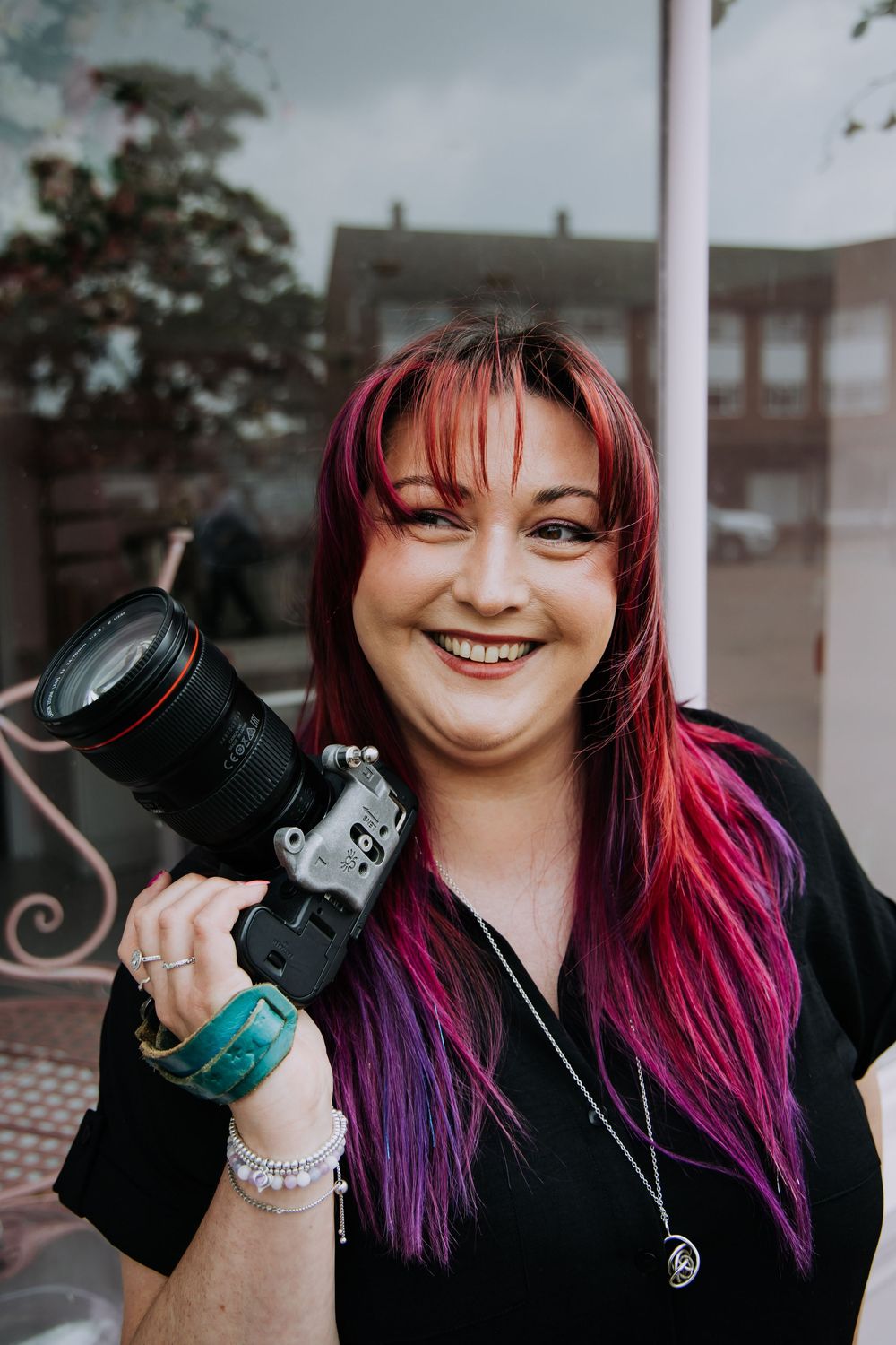Jess & Louis: At Hatfield House - Blackshield Snaps