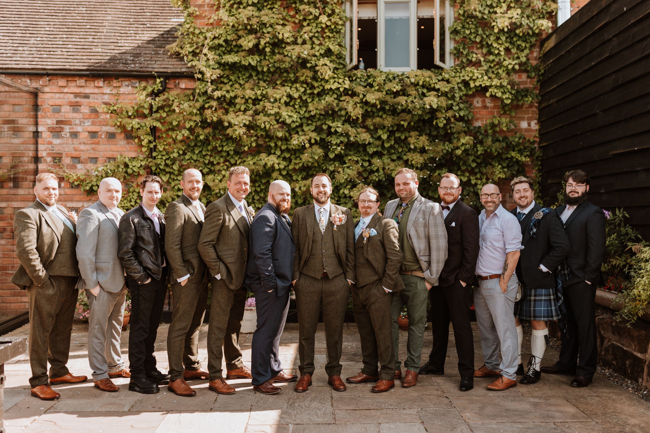 Top Tips for Your Wedding Group Shots List - Pix by Vix Candid Fun ...