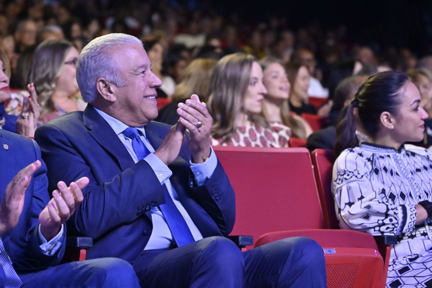 Political Photography - Isaac Nin