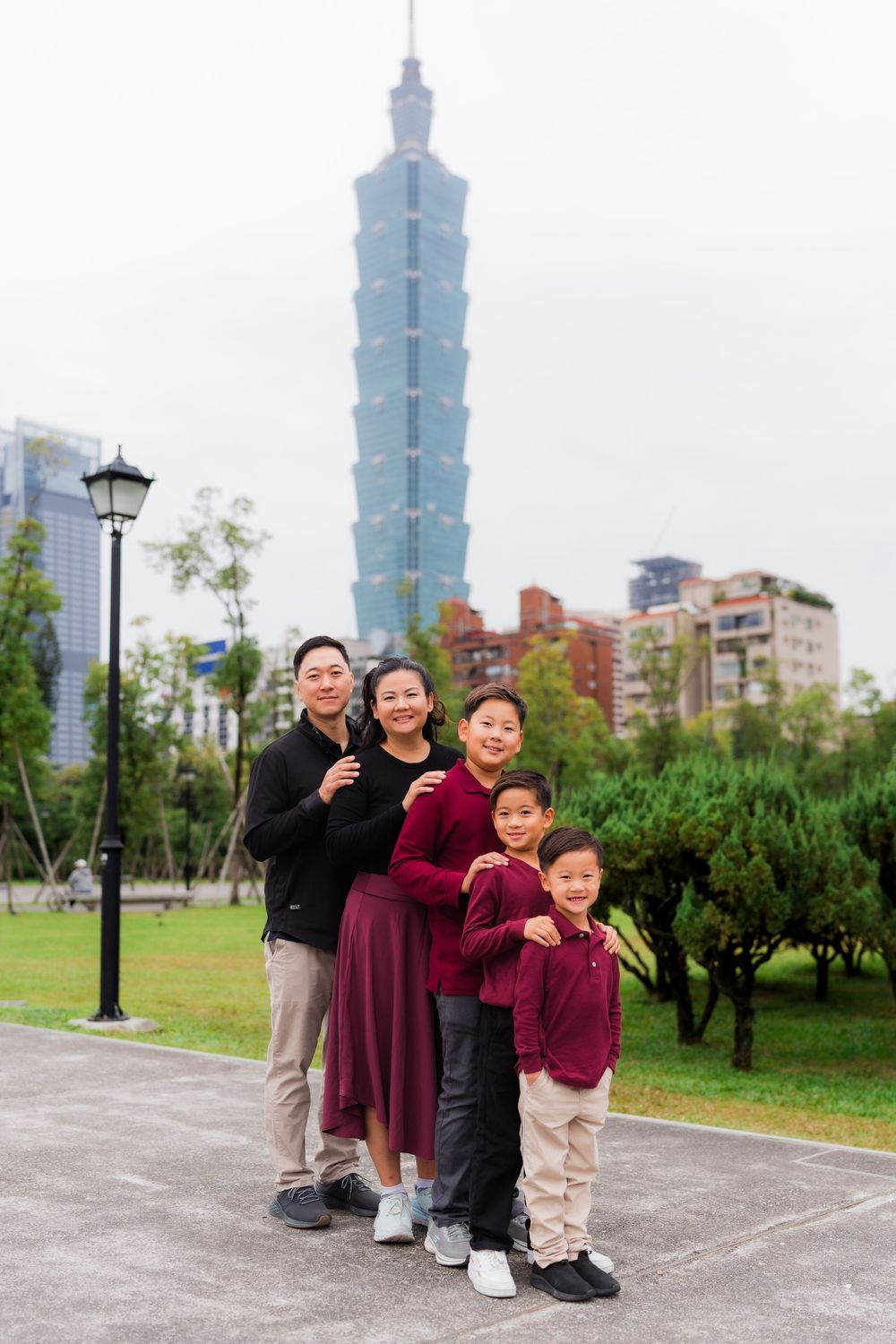 Family Christmas Card Photos in Taiwan at Sun Yat-Sen Memorial Hall and ...