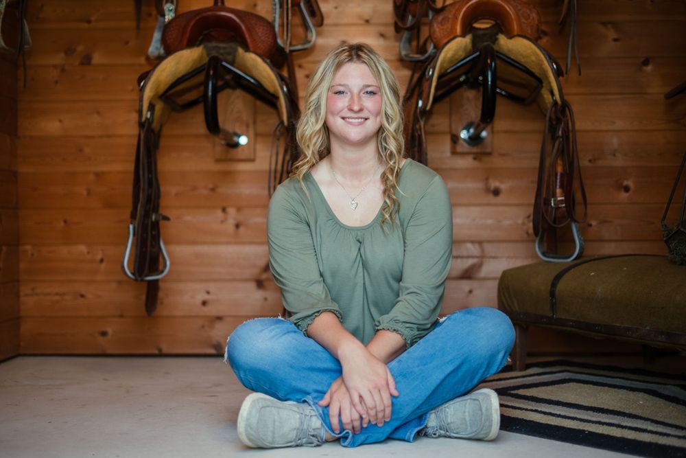 Izzy | Otter Creek Park Senior Session - Gracie Ann Photography
