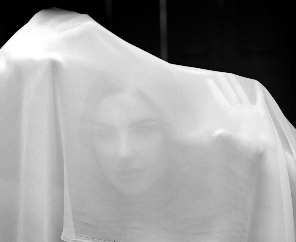 Photographing model Alice Bryan - Ted Smith Photography - Black & White ...