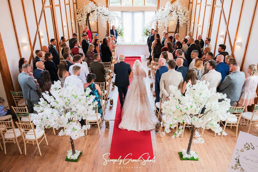 Winters Tale Country Barn Wedding | Craig & Faye