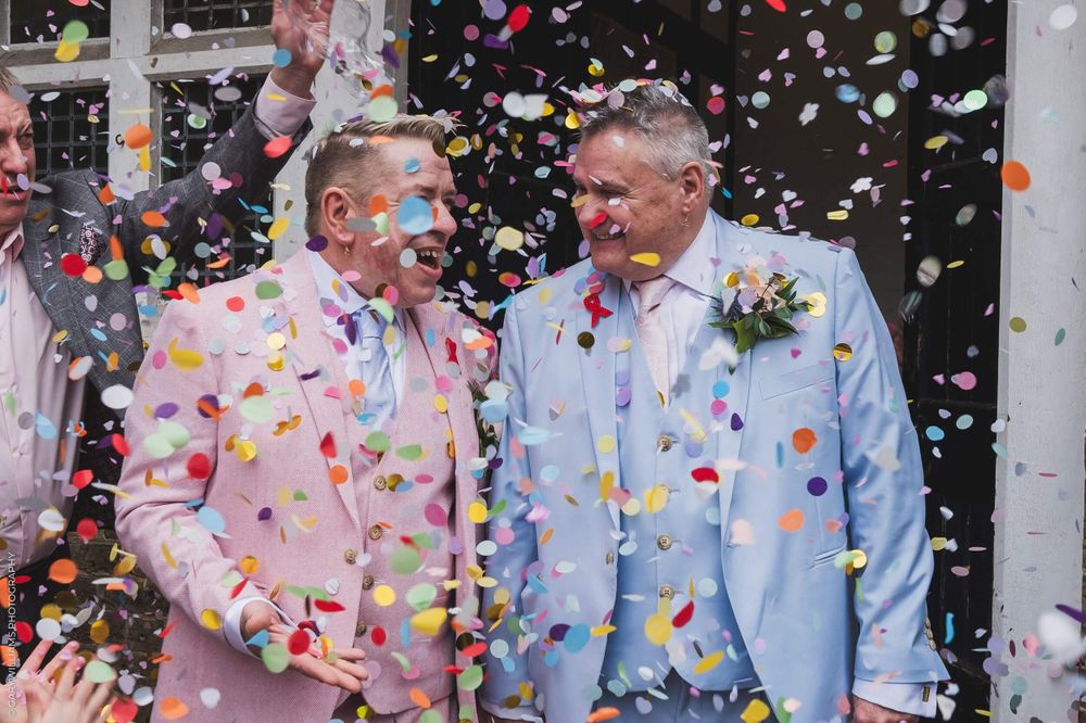8 Tips for a Perfect Confetti Exit Photograph - London based wedding ...