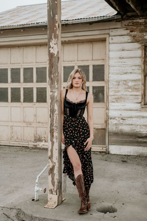 Western Style Senior Pictures at an Old Airport - Sydney Nichole ...