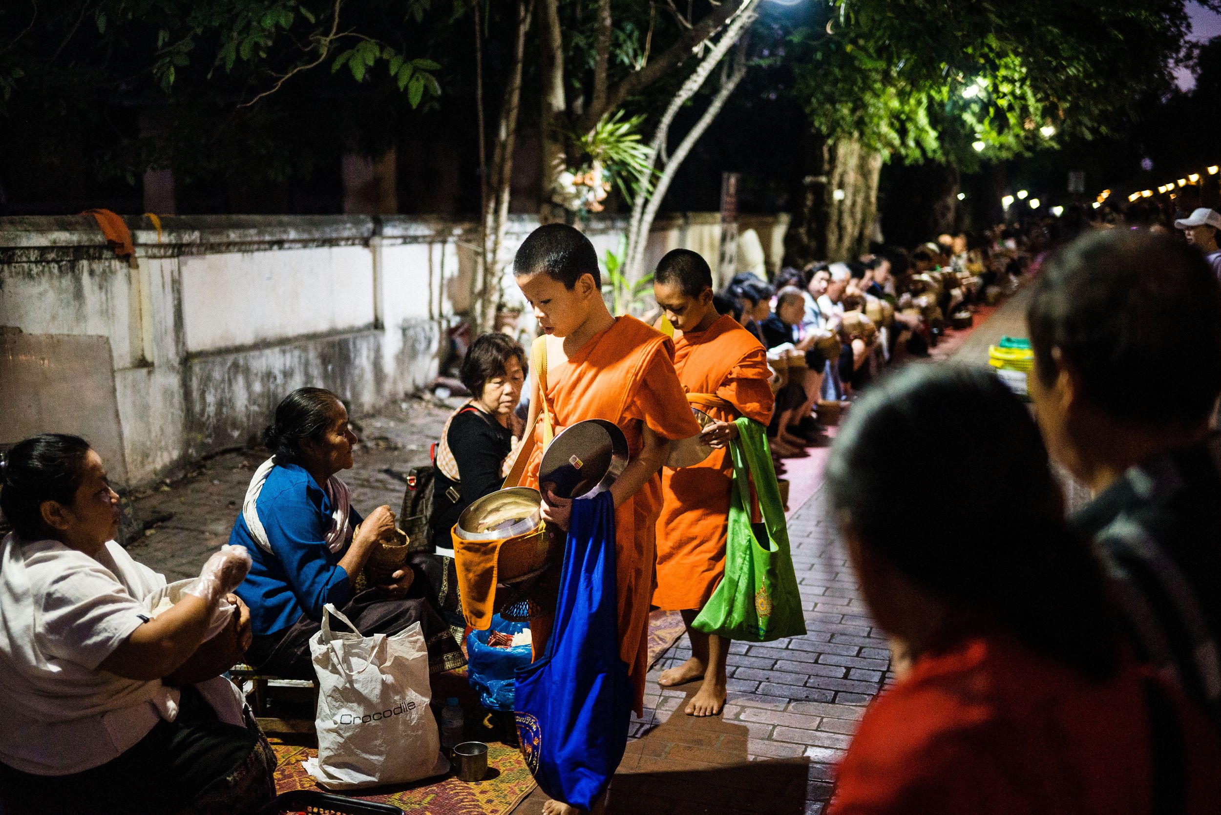 A Guide to the Alms-Giving Ceremony in Luang Prabang - Thom Travels
