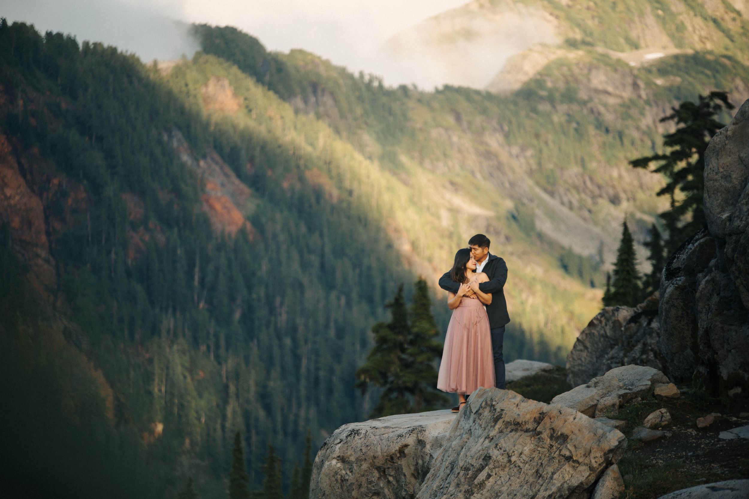 A Stunning Engagement at Artist Point: Ron and Rodelyn’s Epic Adventure