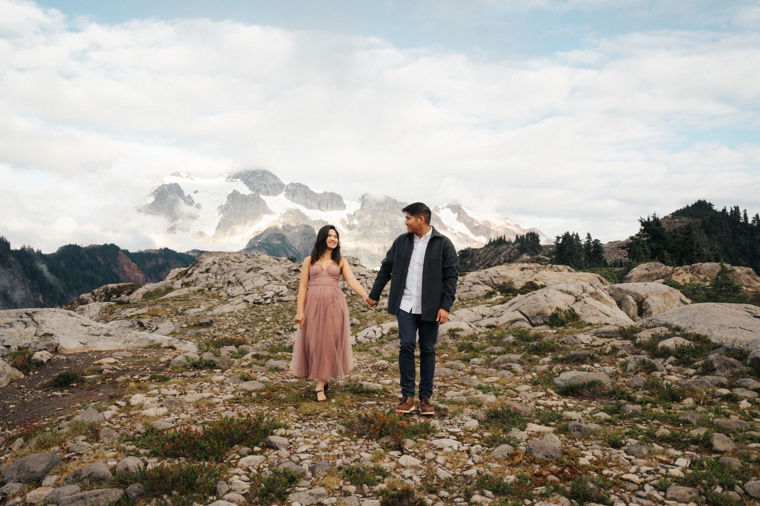 A Stunning Engagement at Artist Point: Ron and Rodelyn’s Epic Adventure