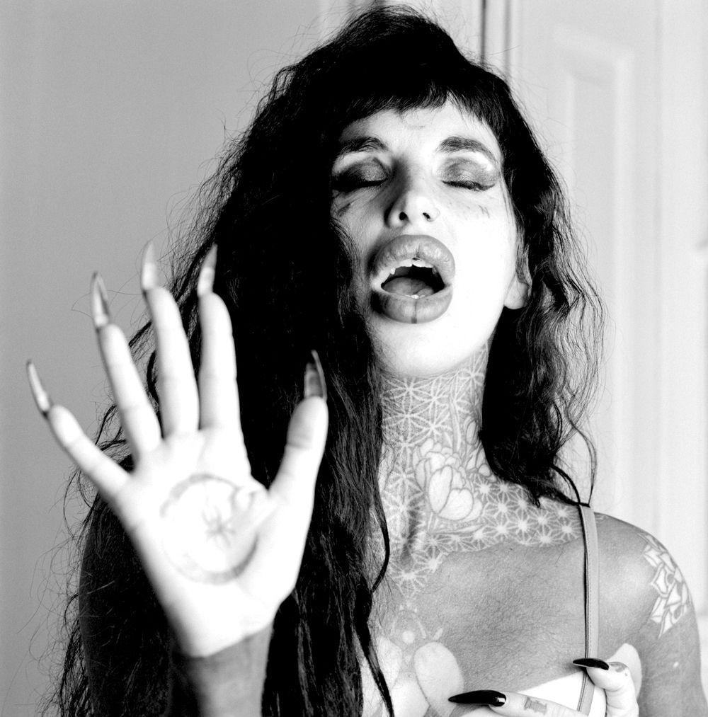 Photographing Model Tink Kaos - Ted Smith Photography - Black & White ...