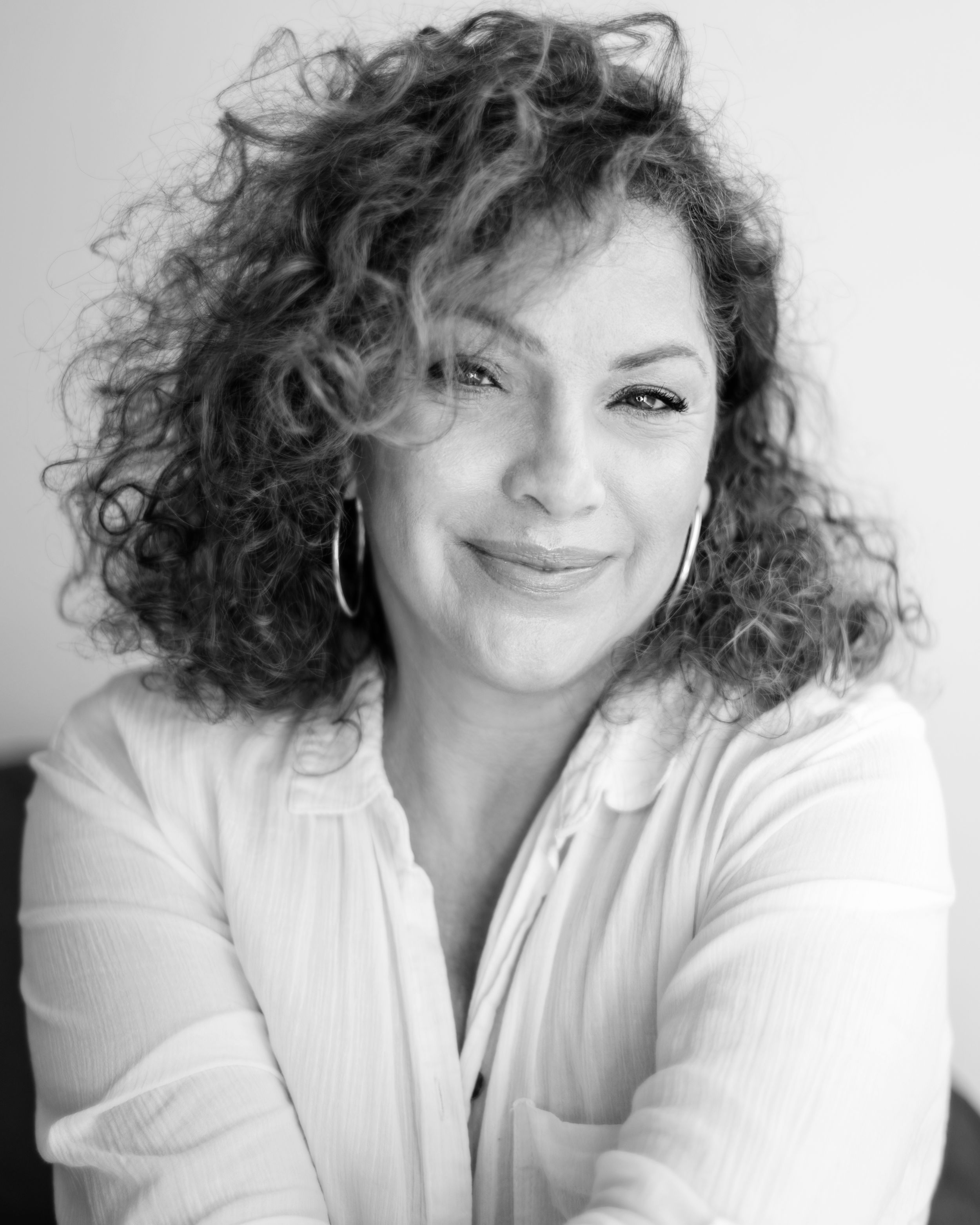 Ale | Experienced Branding Photographer for Women - ALE PHOTOGRAPHY