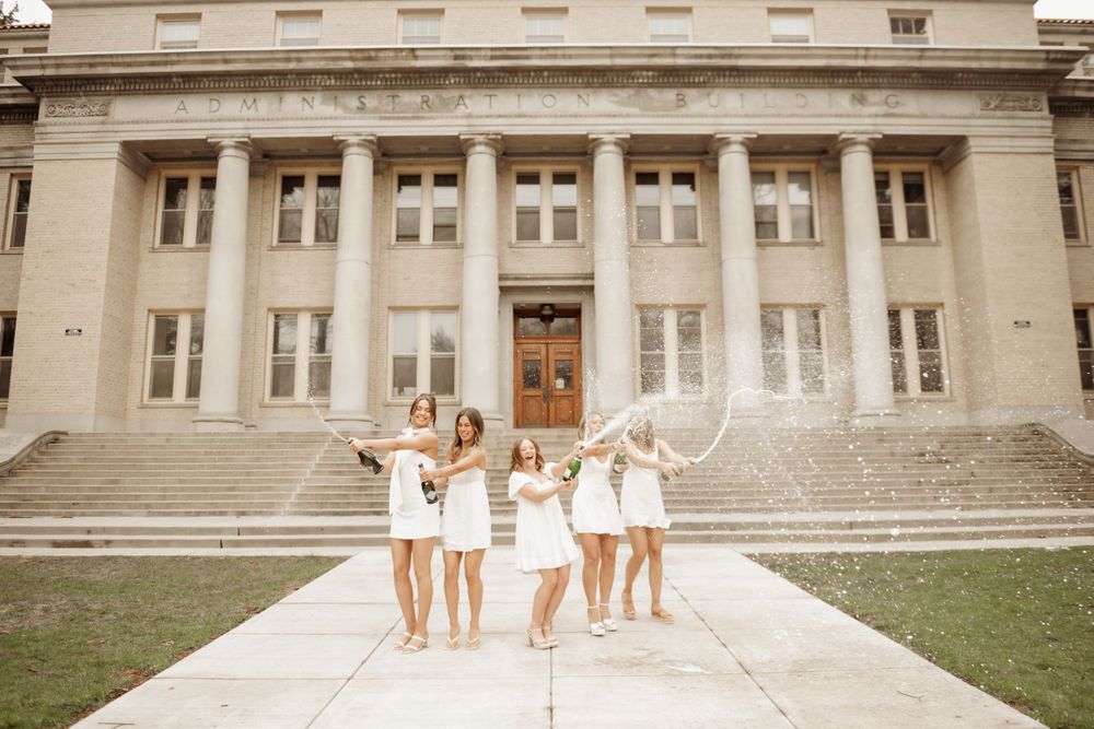 Creative Graduation Photoshoot Ideas for Memorable Photos - Best ...