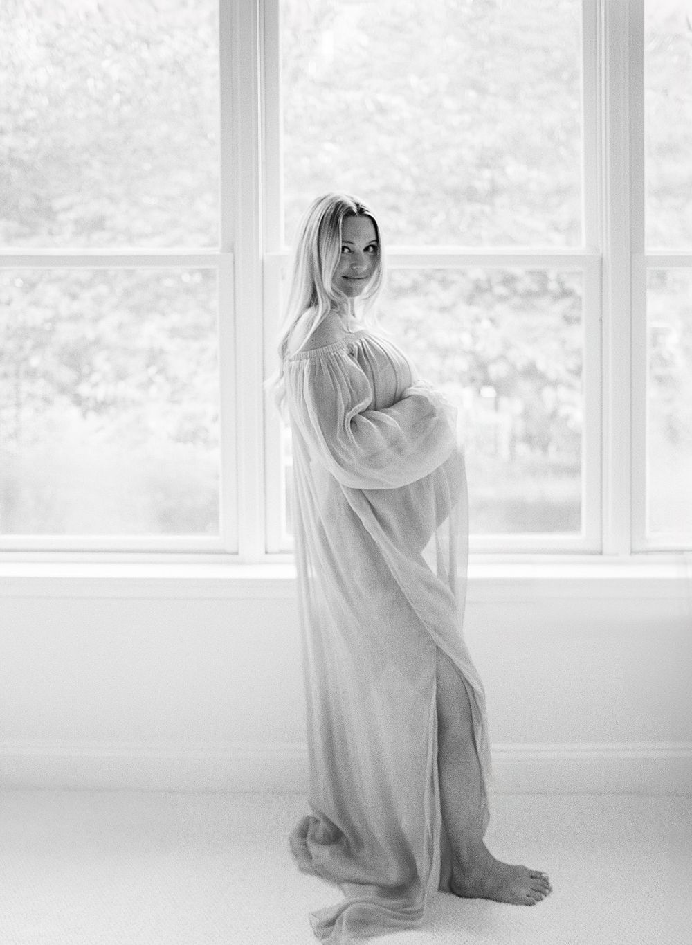 MODERN MATERNITY SESSION - Audra Wrisley Photography