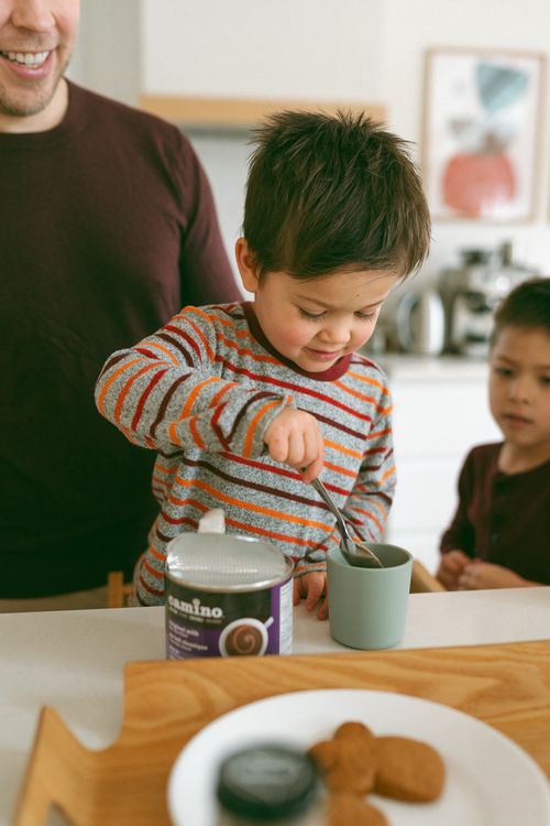 Why You Should Choose a Christmas Family Session at Home | Kingston ...