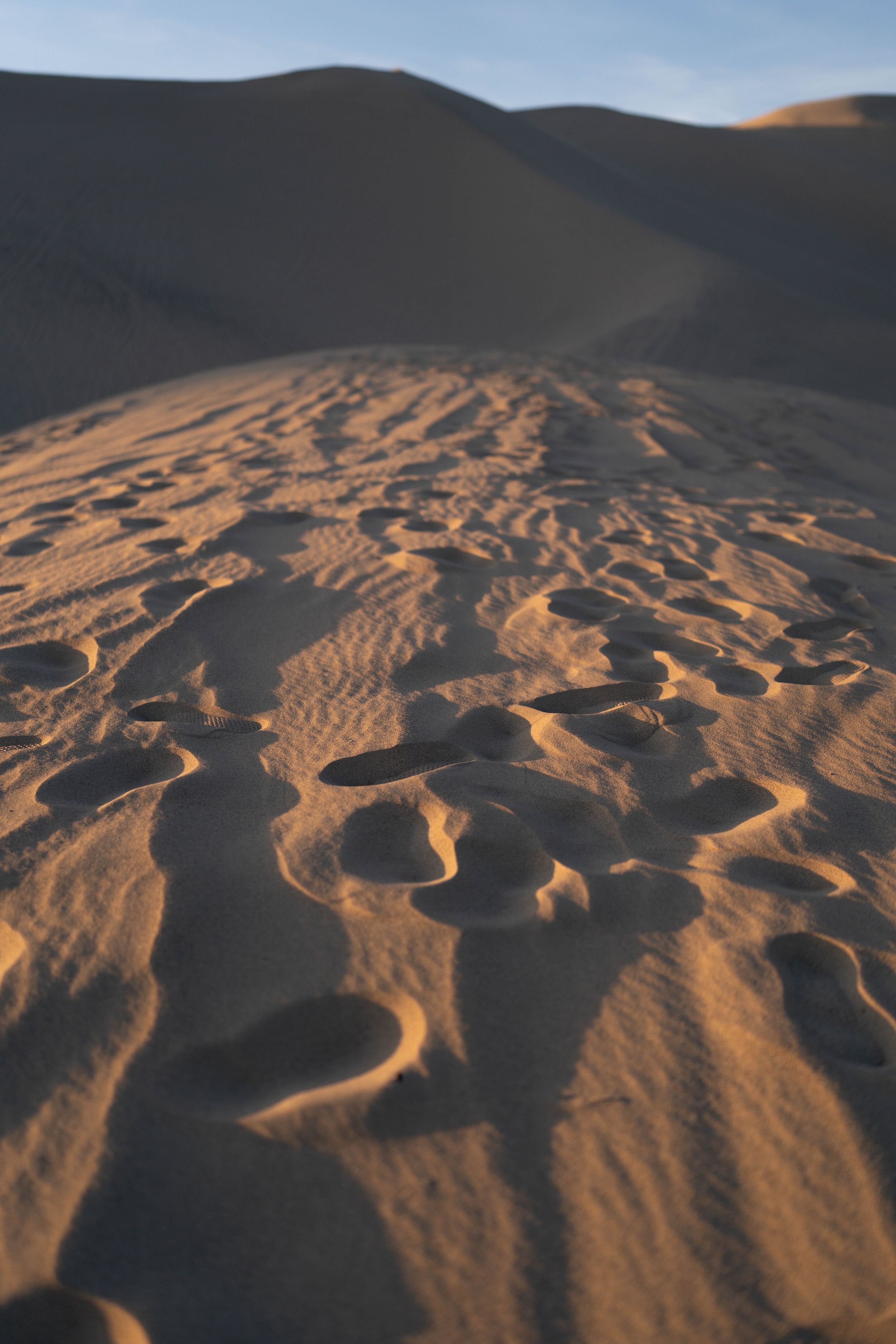Sand Dunes & Sandy Feet - Kati Nielsen Photography