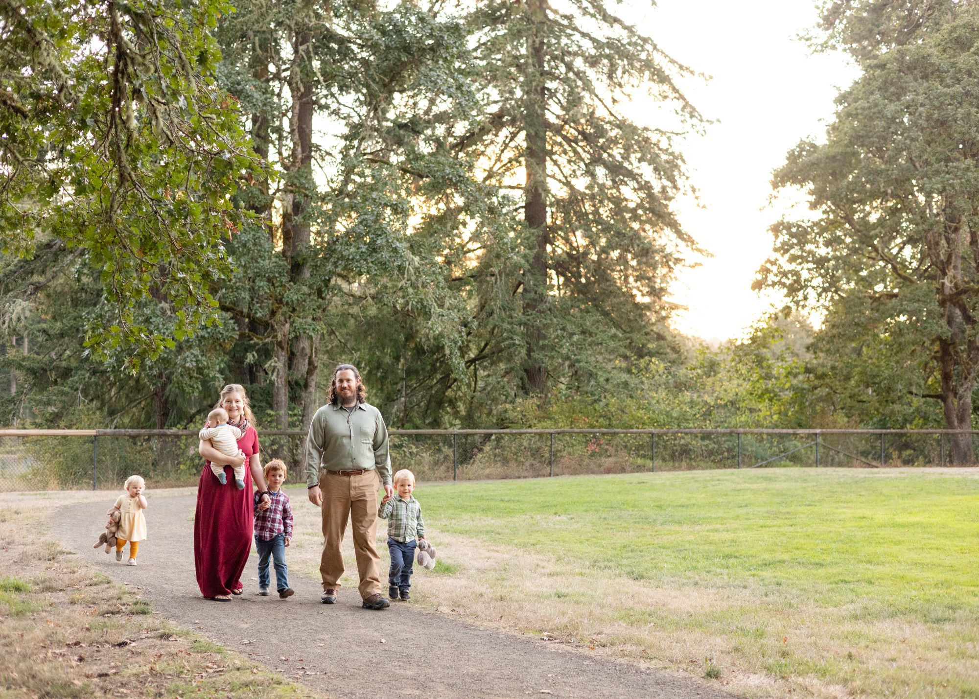 Estacada Family Portrait Session - Family of 6 - Little Eagle Studios
