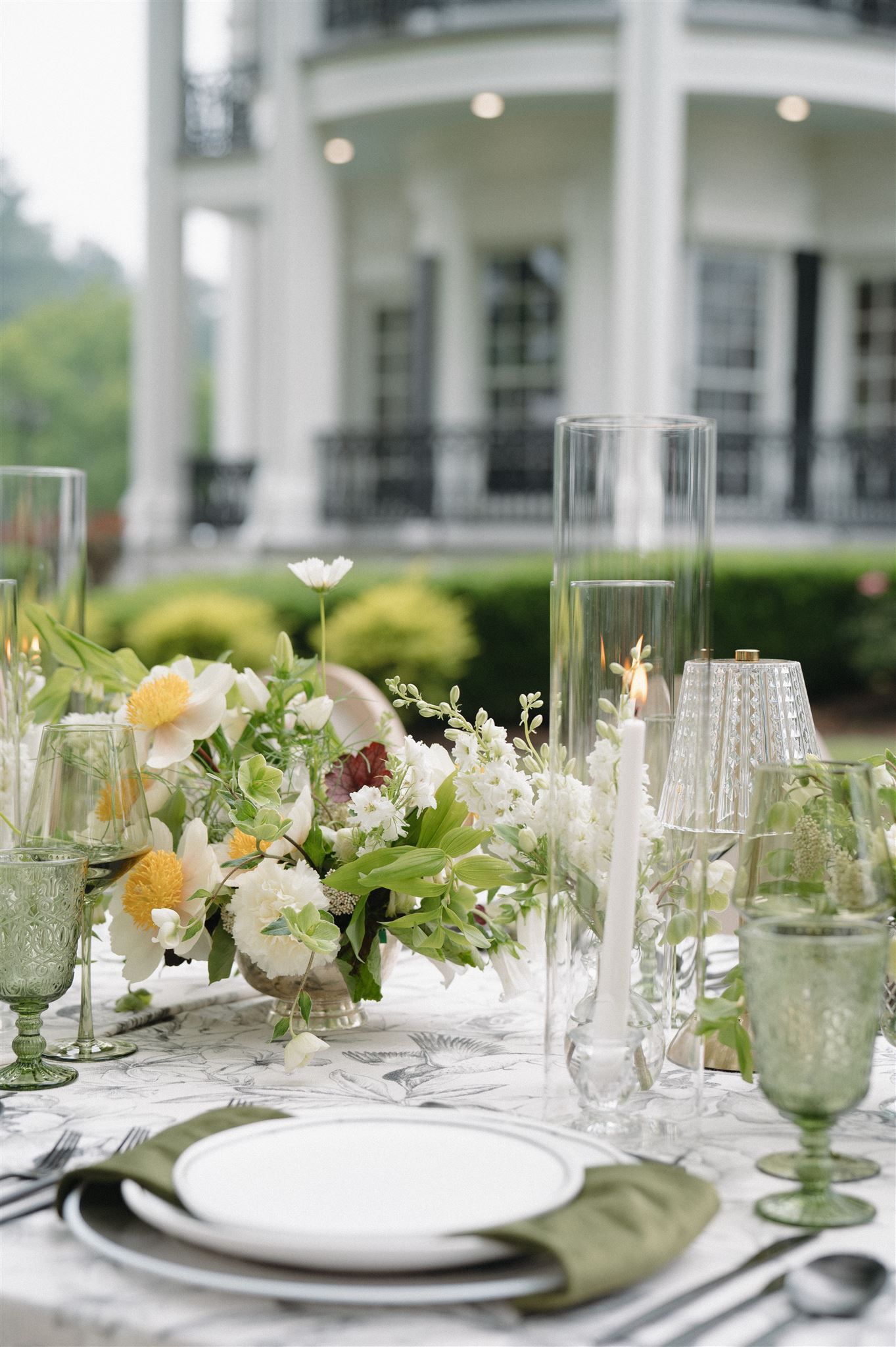 A Stunning Sandlewood Manor Wedding: Kendall & Carter's Elegant ...