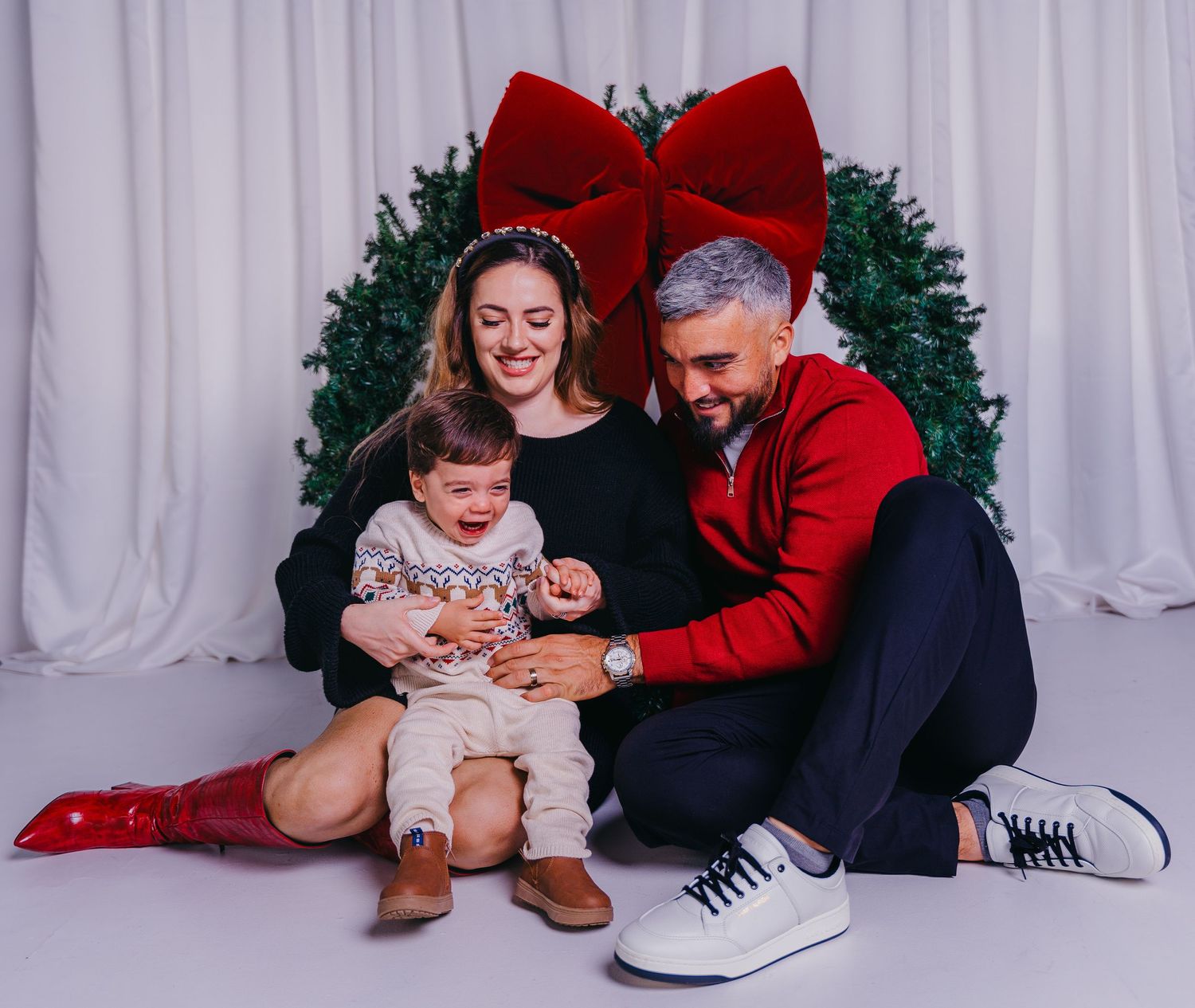 Studio Christmas Minis - Savvy Ray Photography