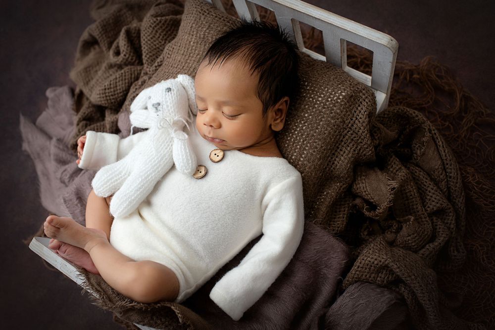 Perfect Newborn Photo Shoot Outfits for Baby and Parent