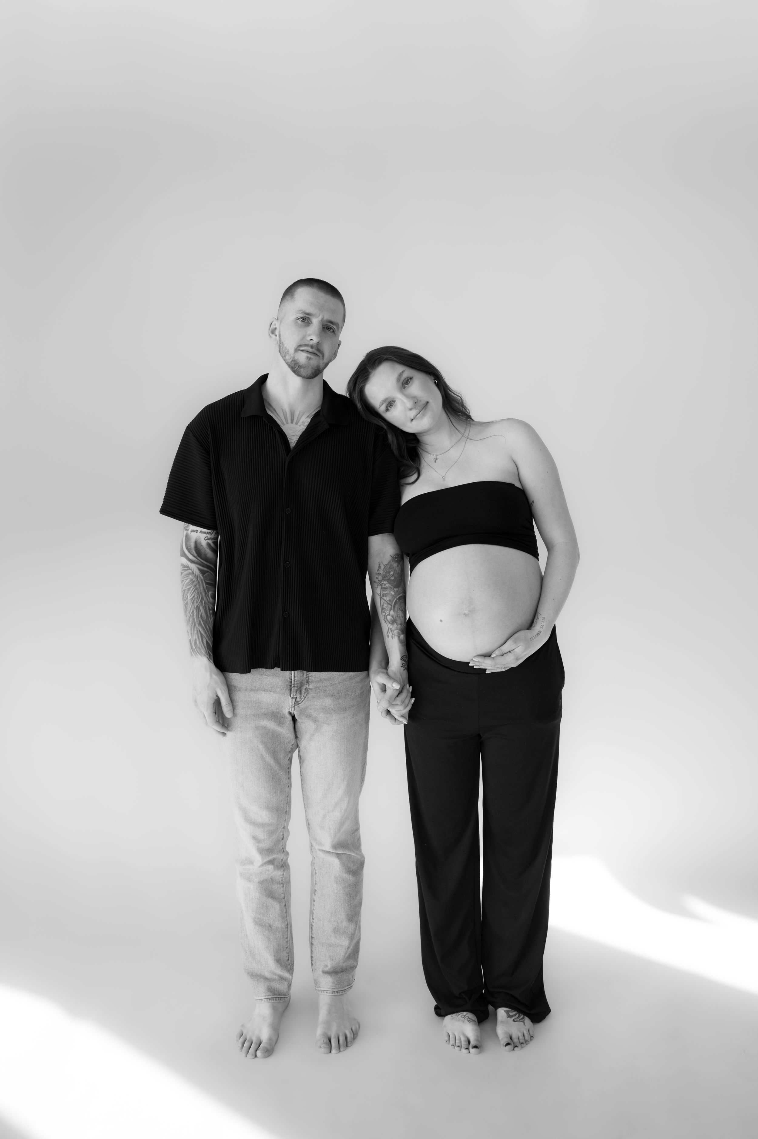 A Sweet & Cozy Maternity Session with Koral & Dakota - Morgan Hicks ...