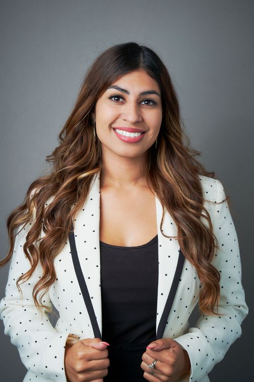 Essential Tips for Preparing for Professional Portraits - D Plasencia