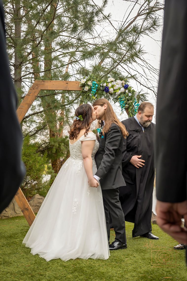 10 Must-Have Wedding Photos: Capturing Memories That Last a Lifetime ...