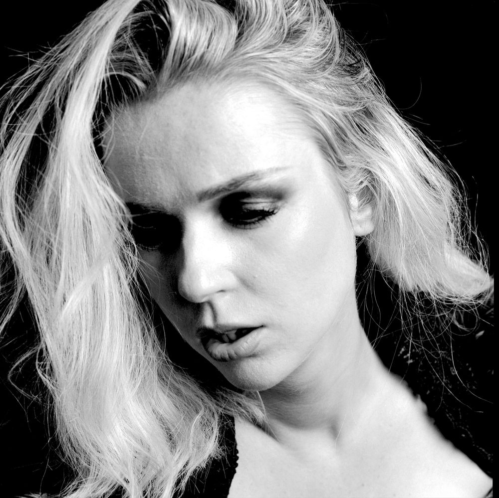 Photographing Model Amelia Kate - Ted Smith Photography - Black & White ...
