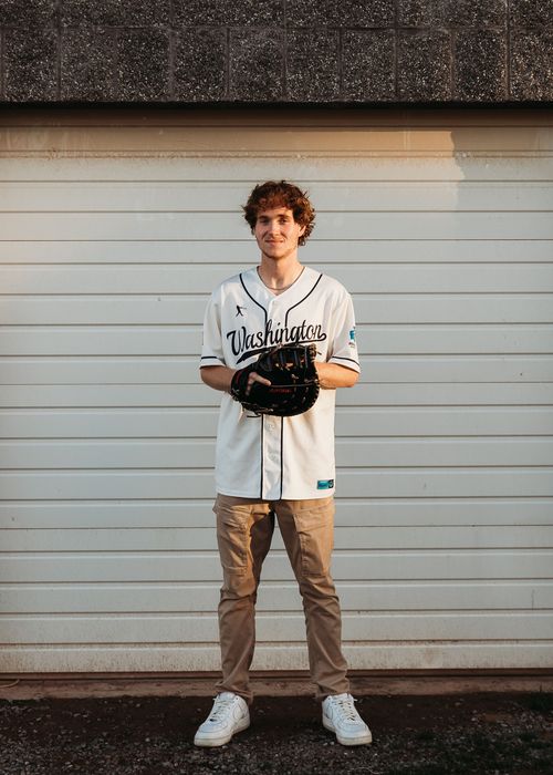 A Golden Hour Baseball Themed Photosession | Seattle Senior Portraits ...