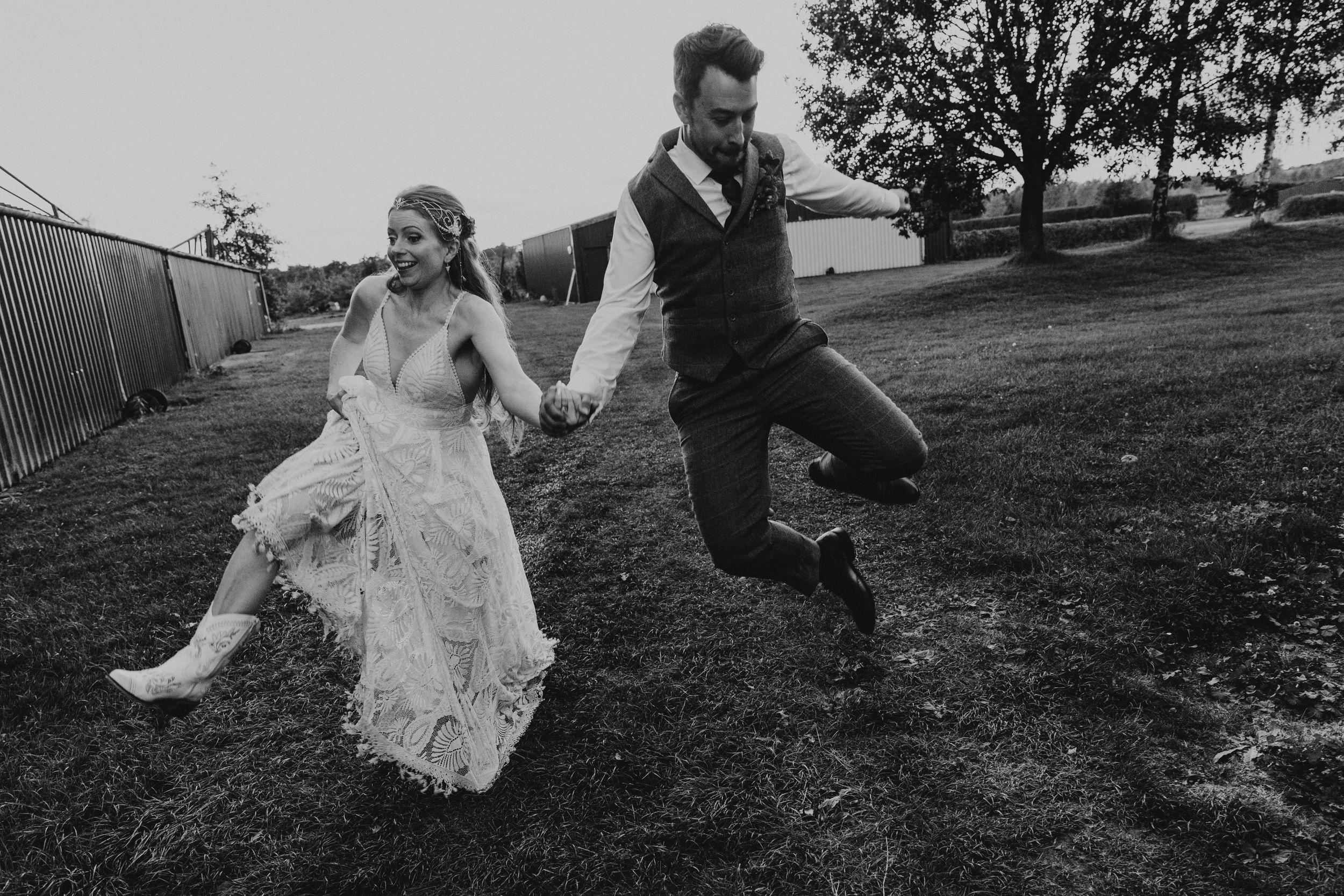 Over Barn Wedding in Gloucester: A Lord of the Rings-Inspired ...