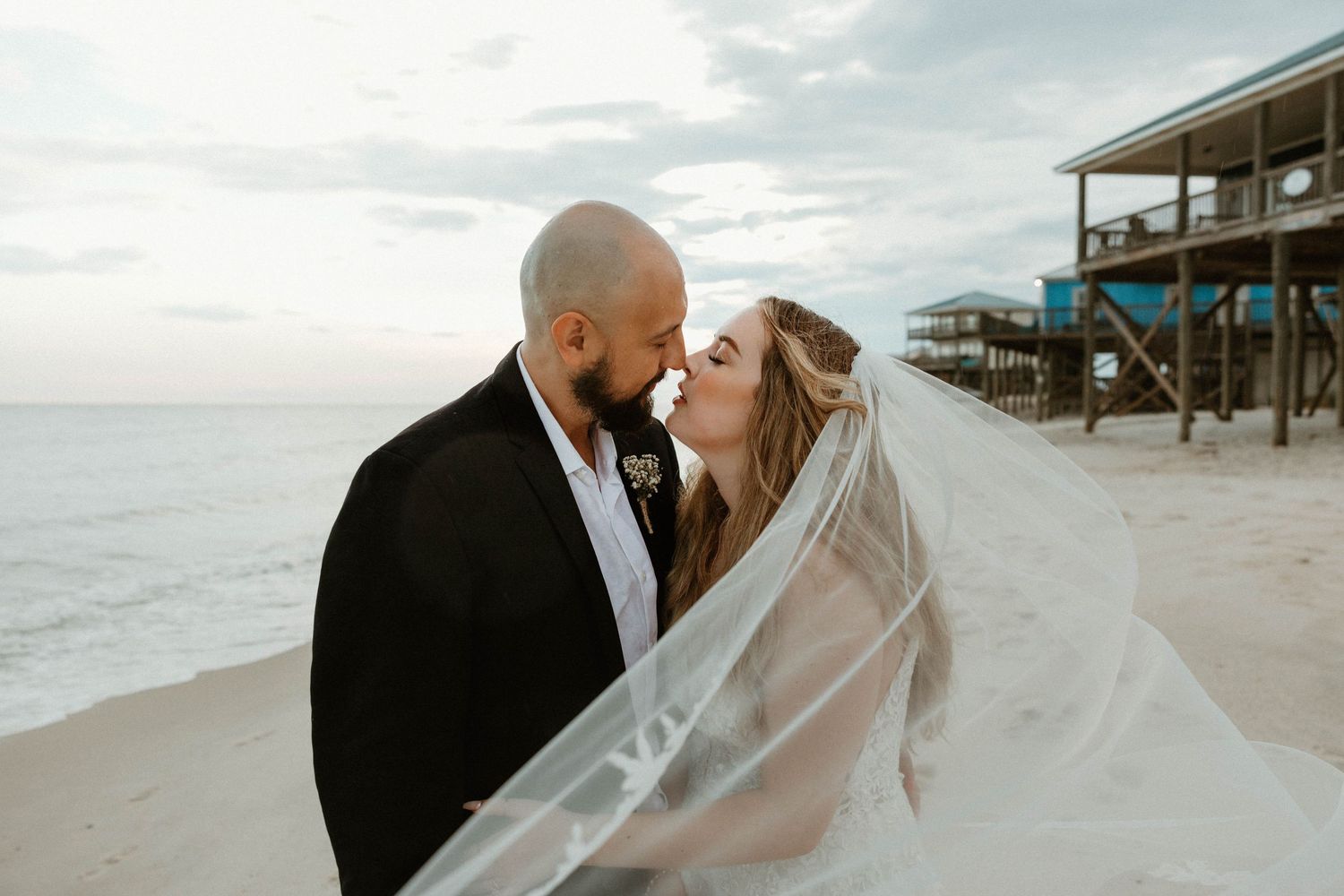 Summer beach wedding in dauphin island, Alabama - Arkansas Wedding ...