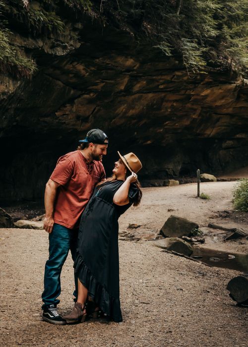 When to Book a Maternity Session - Cheyenne Michelle Photography, LLC