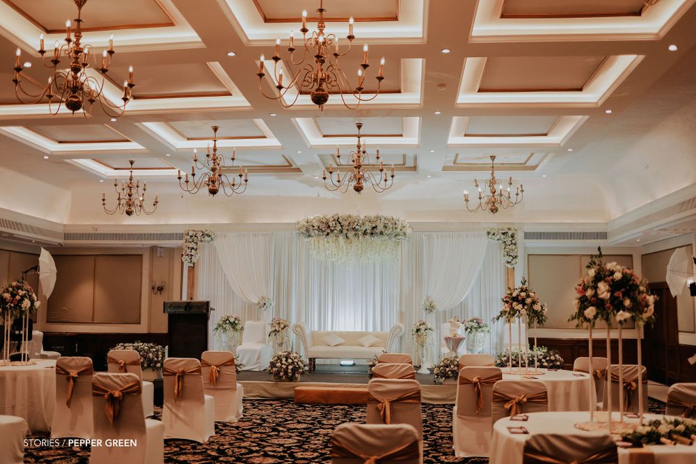 Delightful Wedding Event with Stylish Bride and Groom - Pepper Green ...