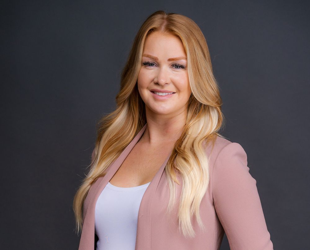 4 Tips for what to wear for a professional headshot session - Will ...
