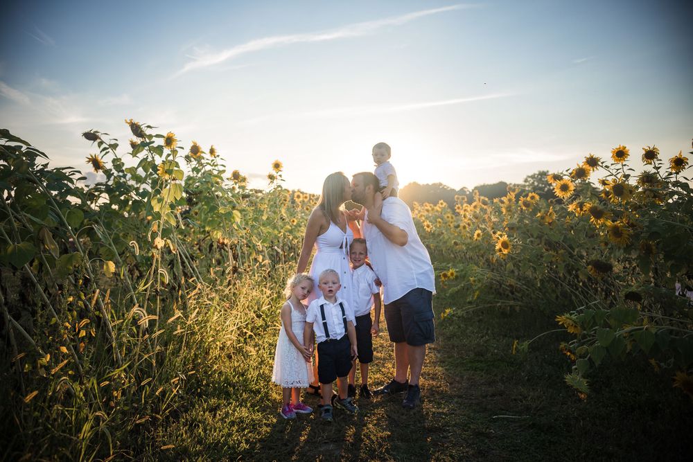 Sunflowers and Family! - Kelly Carman Photography