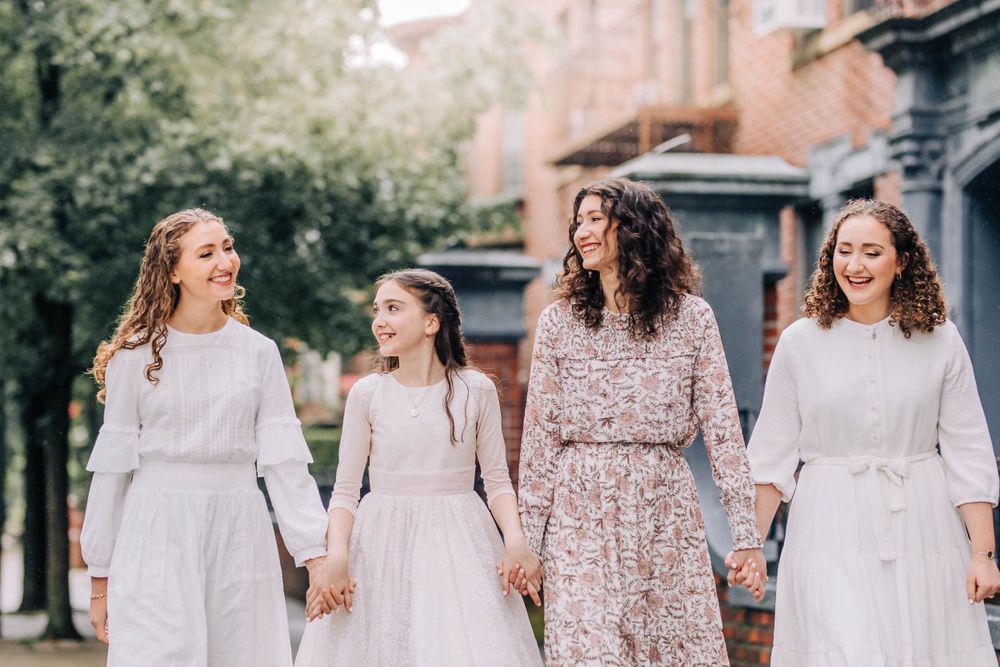 F Family Pre-Bat Mitzvah Shoot - Chaya Engel Photography