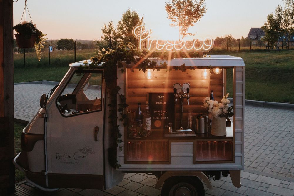 Prosecco van na weselu - Fotograf ślubny Wojciech Grzegorczyk