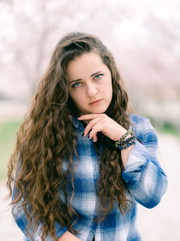 Why hire a photographer for graduation photos? - Newborn Family ...