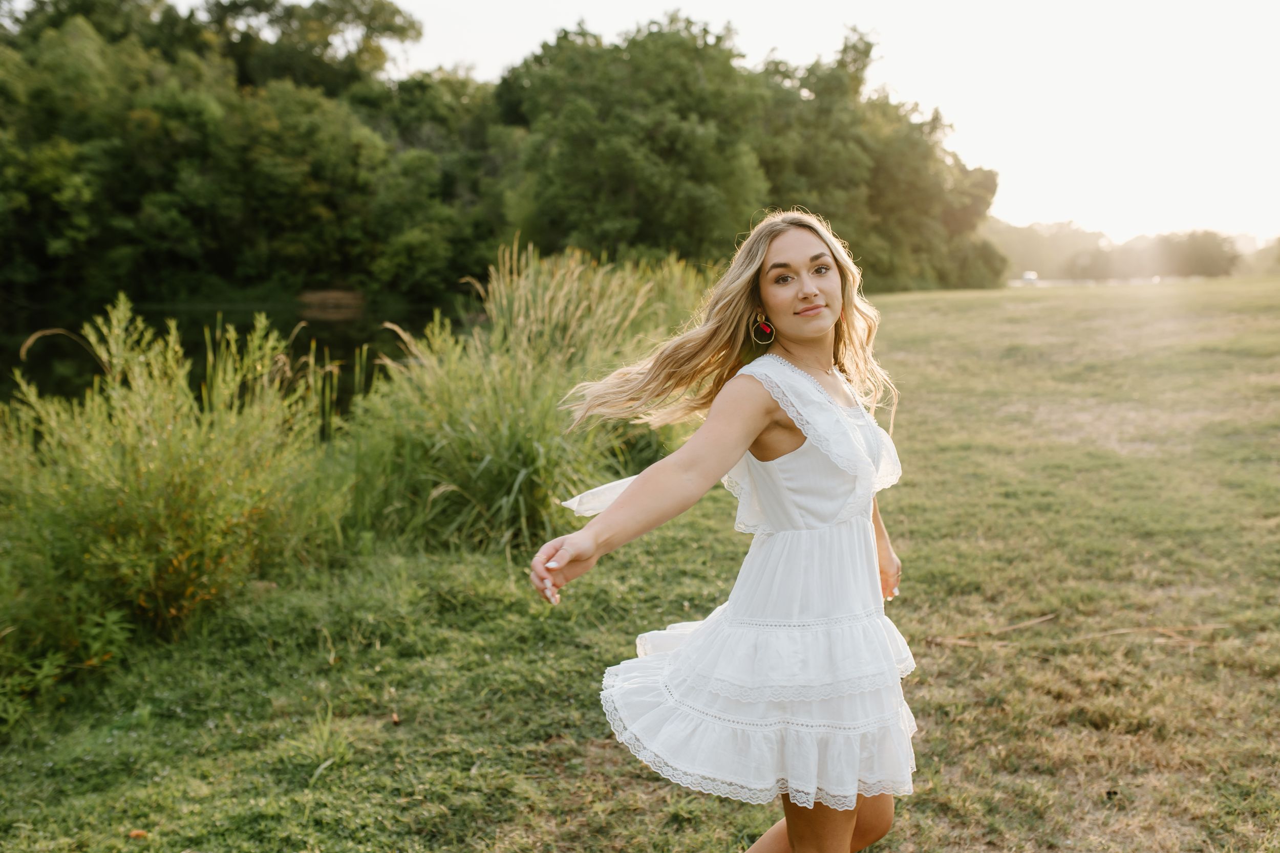 MOTHERHOOD RIVER SESSION - Lydia Michael Photography