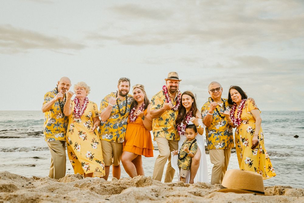 Golden Sunset Wedding at Kukio Beach, Hawai'i - Kona Beach Wedding ...