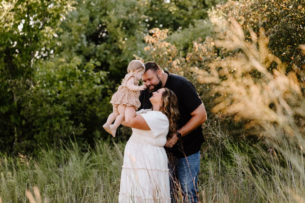 Jacob + McKenzie + Nellie - Belle's Creek Photography