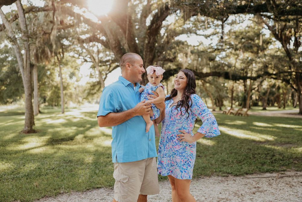 THE M FAMILY || LIFESTYLE FAMILY PORTRAIT SESSION IN RIVERBEND PARK IN ...