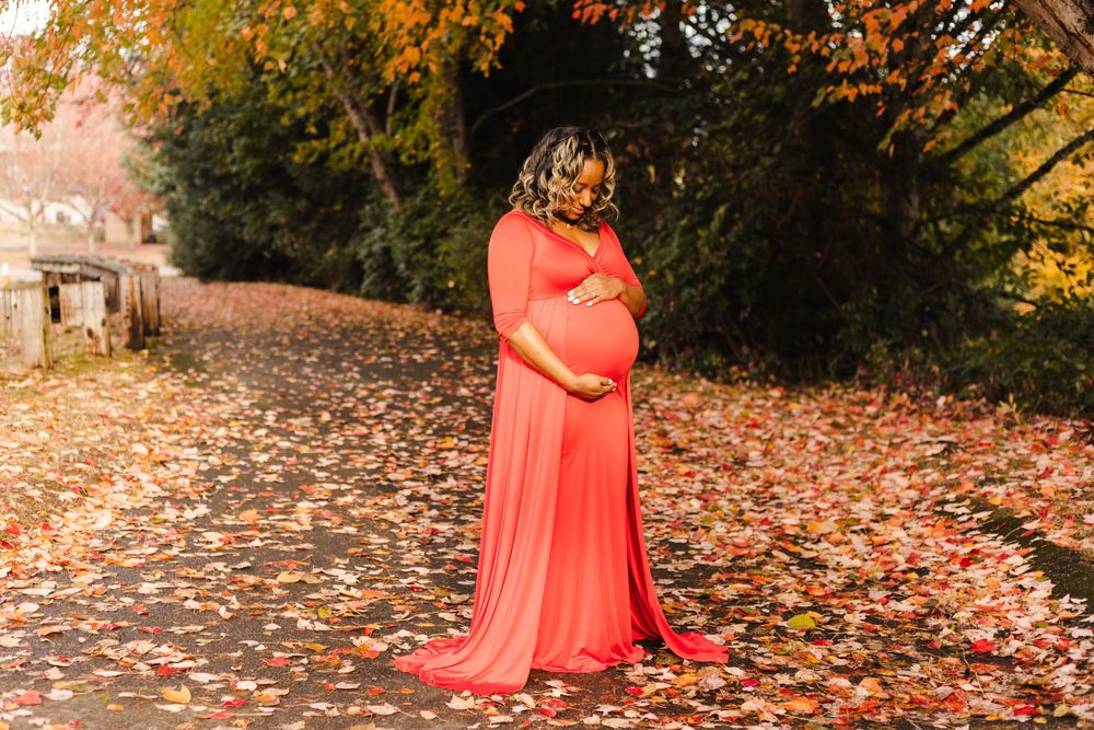Fall Maternity Session .Bothell Landing Park - Josi Ribeiro Photography