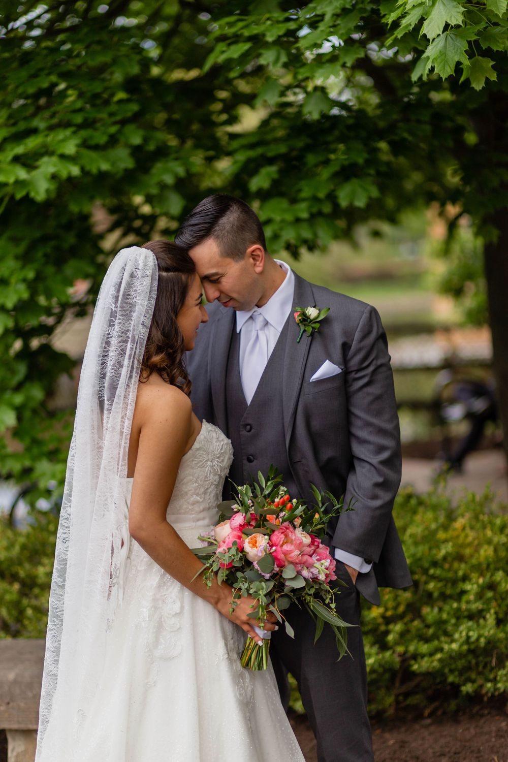 Kelsey & Tim: Chagrin Valley Athletic Club Wedding - Erin Lyman ...